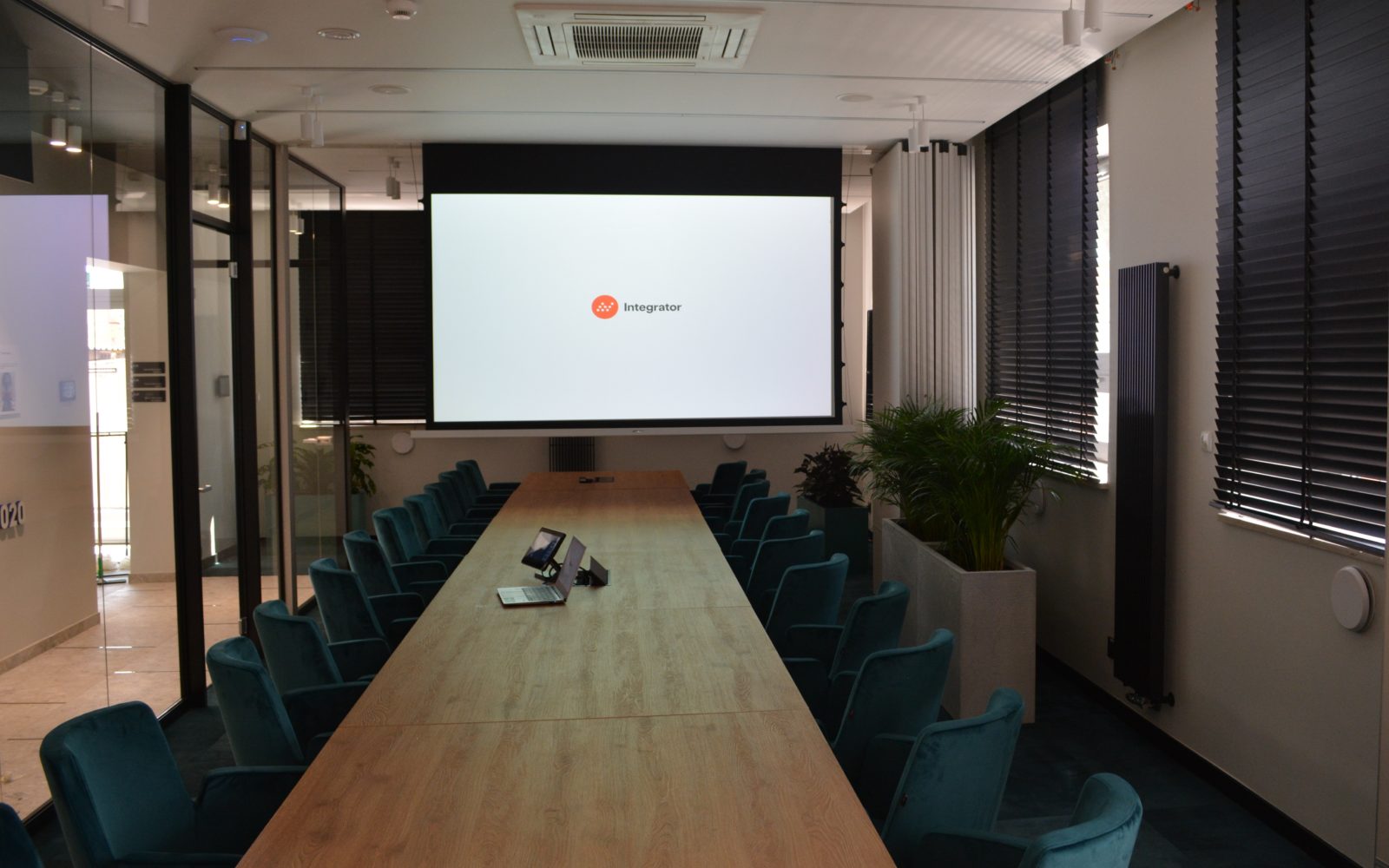 Rozwój Technologii w Wyposażeniu Sal Konferencyjnych - Blog Integrator AV